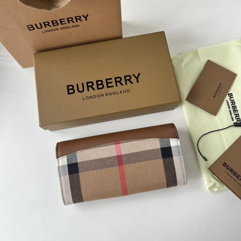 Indistinguishable Burberry Wallets Purse
