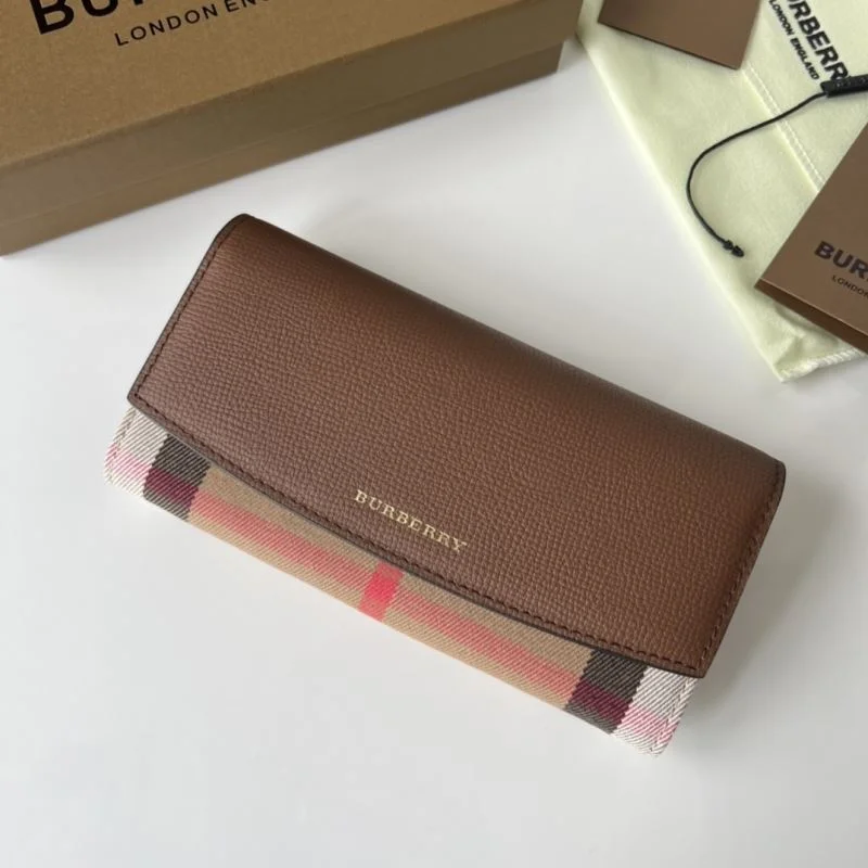 Indistinguishable Burberry Wallets Purse