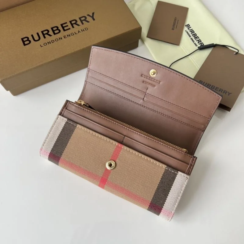 Indistinguishable Burberry Wallets Purse