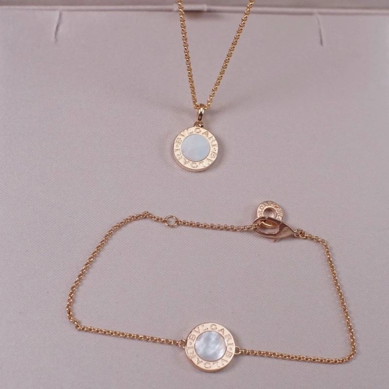 Low-cost Bvlgari Bracelets