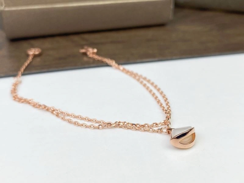 Low-cost Bvlgari Bracelets