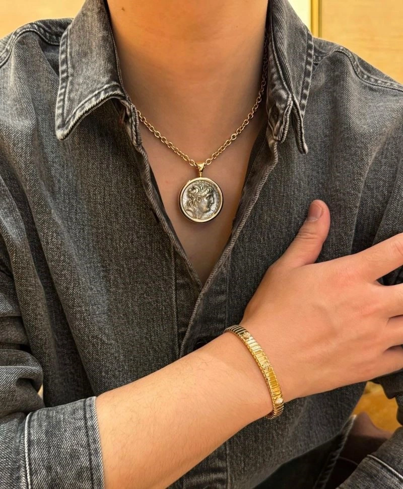 Low-cost Bvlgari Bracelets