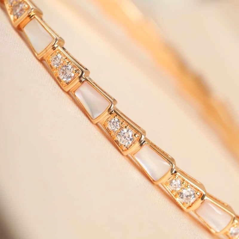 Low-cost Bvlgari Bracelets