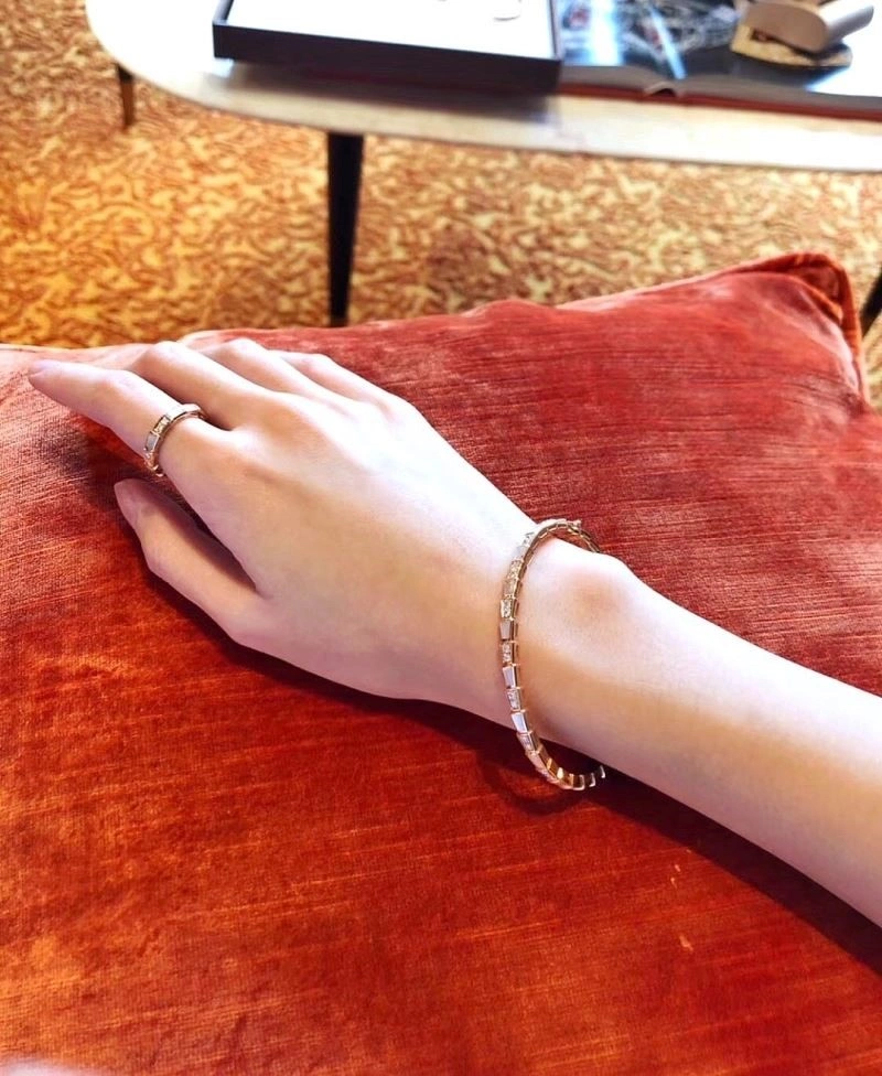 Low-cost Bvlgari Bracelets