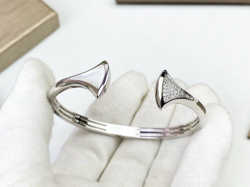 Low-cost Bvlgari Bracelets
