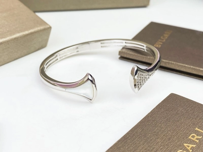 Low-cost Bvlgari Bracelets