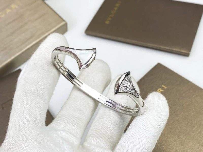 Low-cost Bvlgari Bracelets