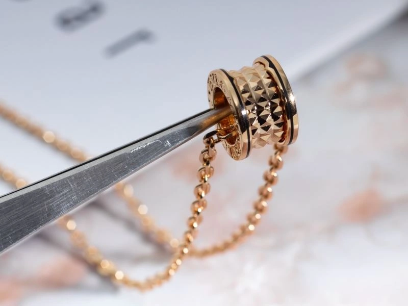 Accurate model Bvlgari Necklaces