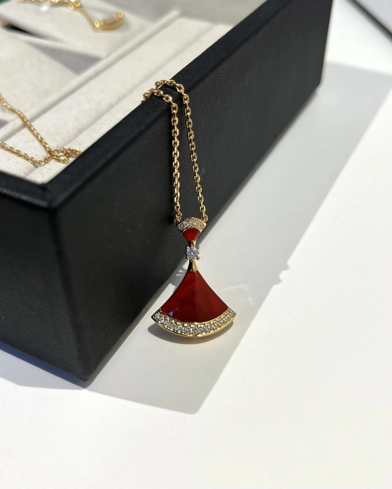 Top mirror Bvlgari Necklaces