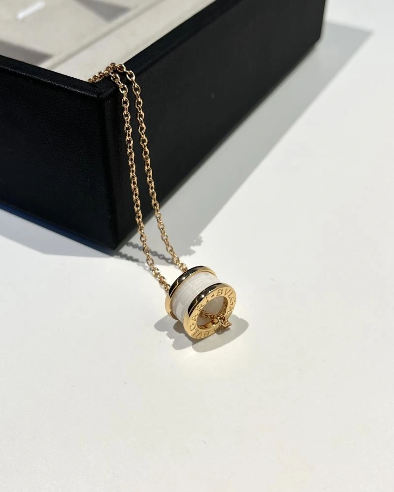 Indistinguishable Bvlgari Necklaces