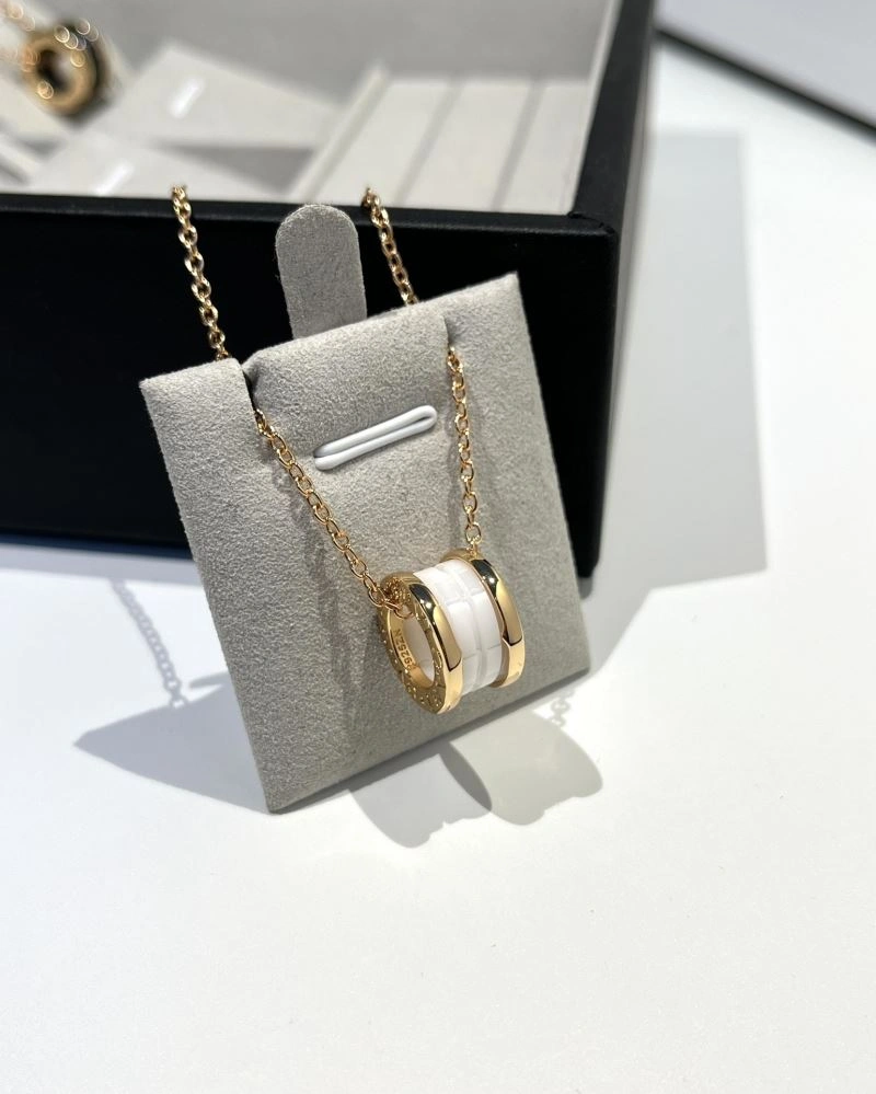 Indistinguishable Bvlgari Necklaces