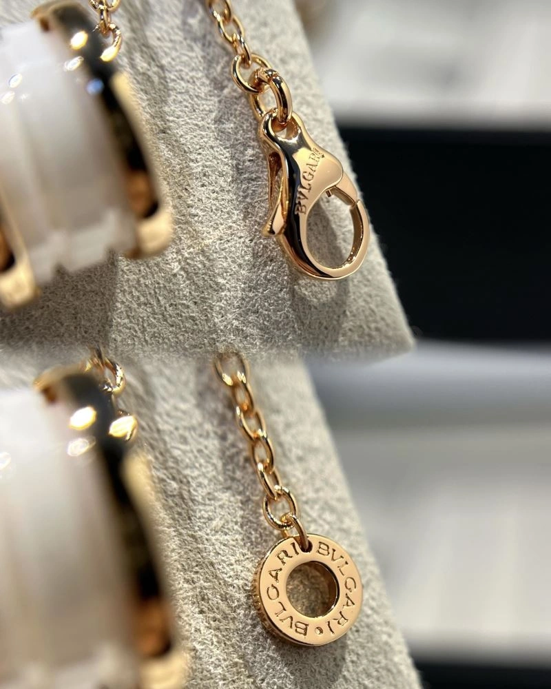Indistinguishable Bvlgari Necklaces