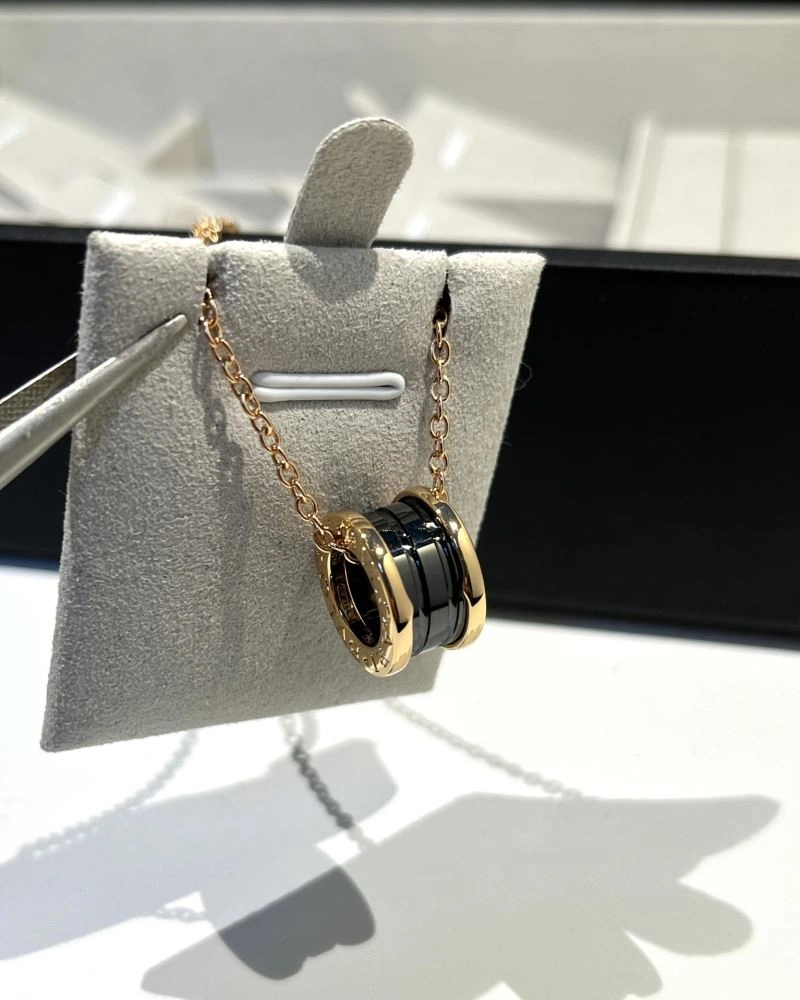 Cut-rate Bvlgari Necklaces