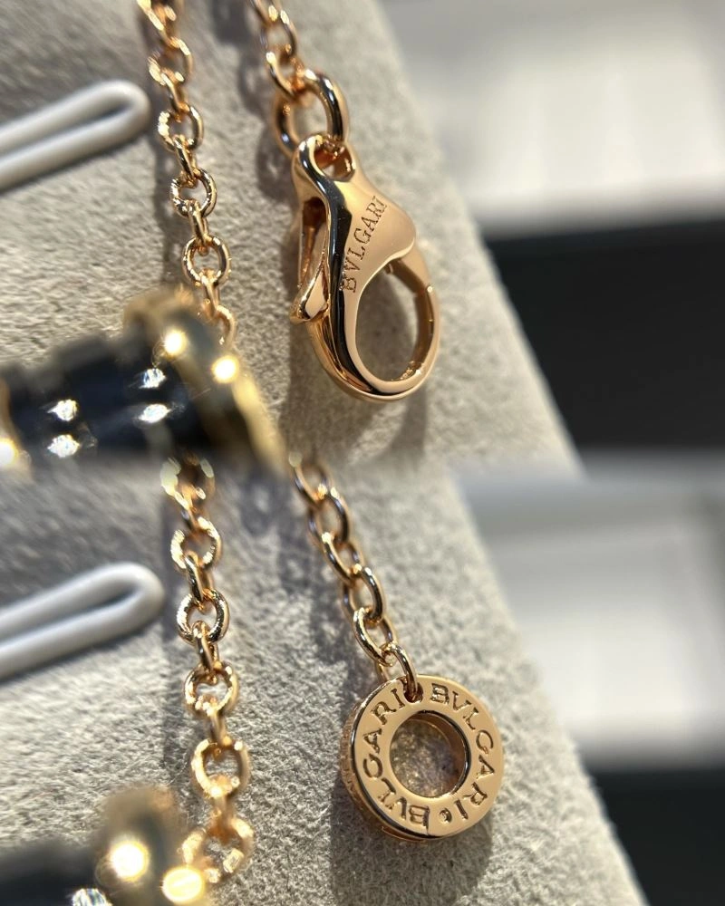 Cut-rate Bvlgari Necklaces