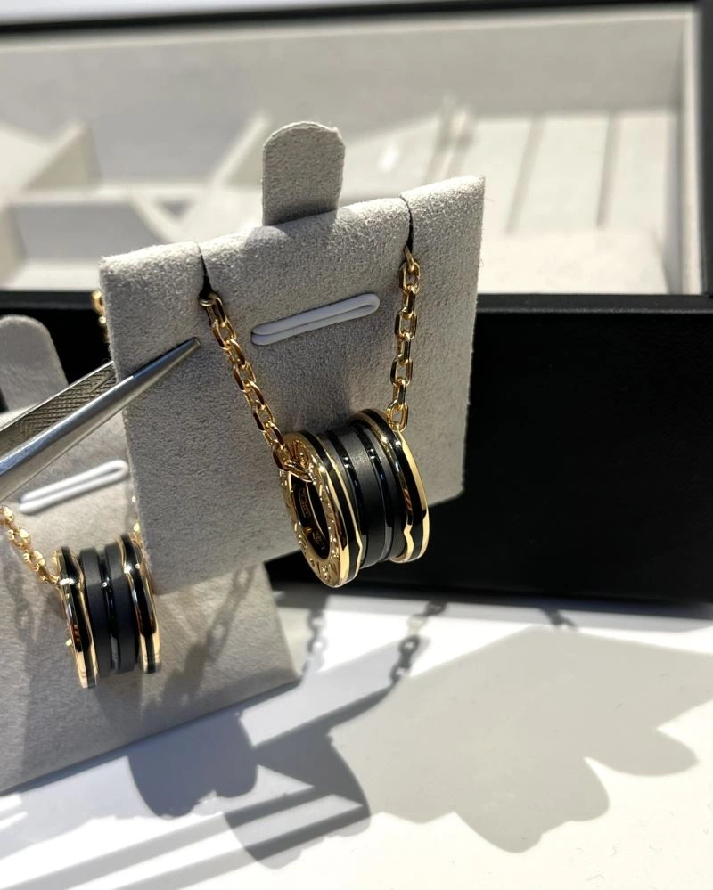 Accurate model Bvlgari Necklaces