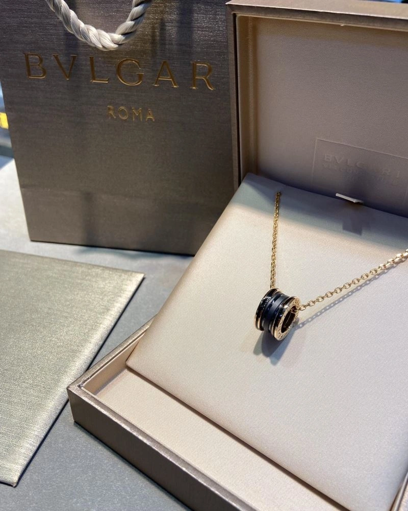 Accurate model Bvlgari Necklaces