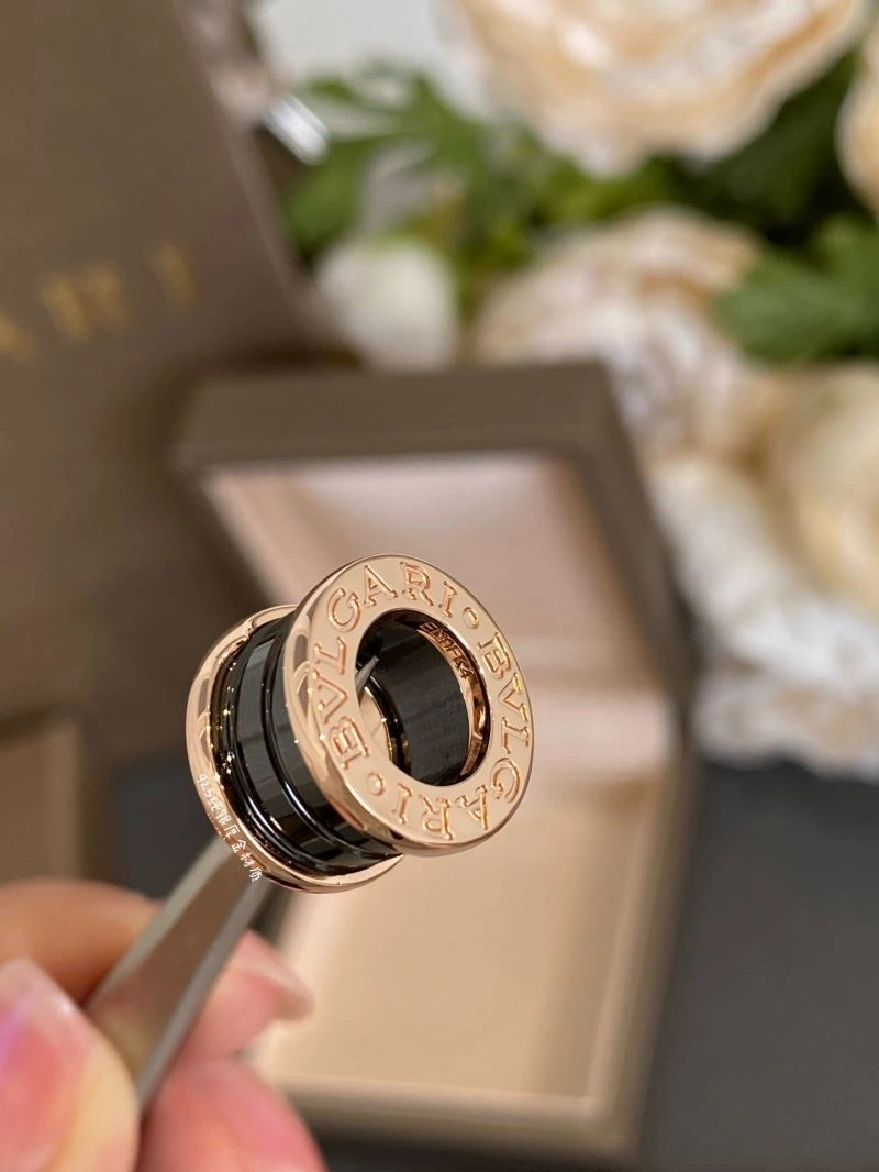 Budget-friendly Bvlgari Necklaces