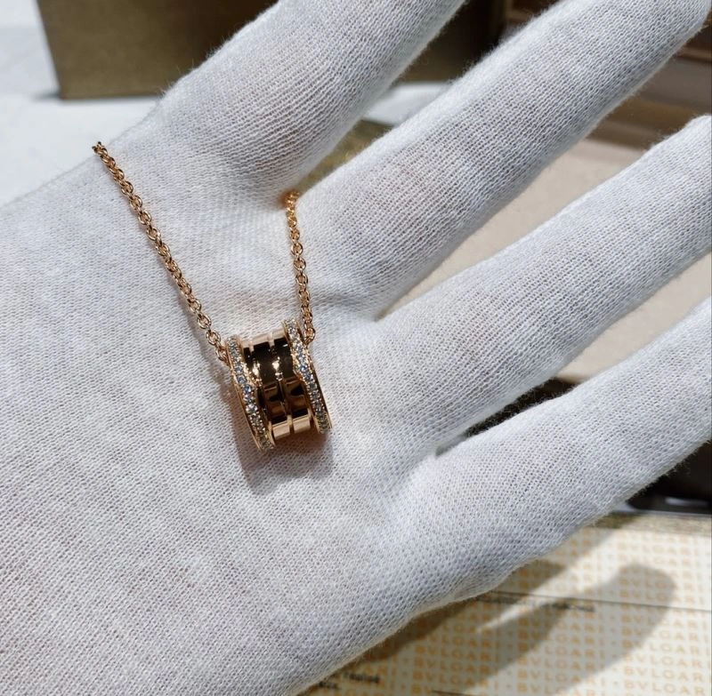 Brand-authenticated Bvlgari Necklaces