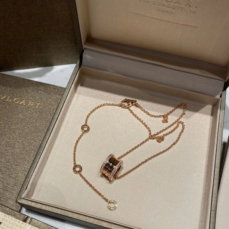 Brand-authenticated Bvlgari Necklaces