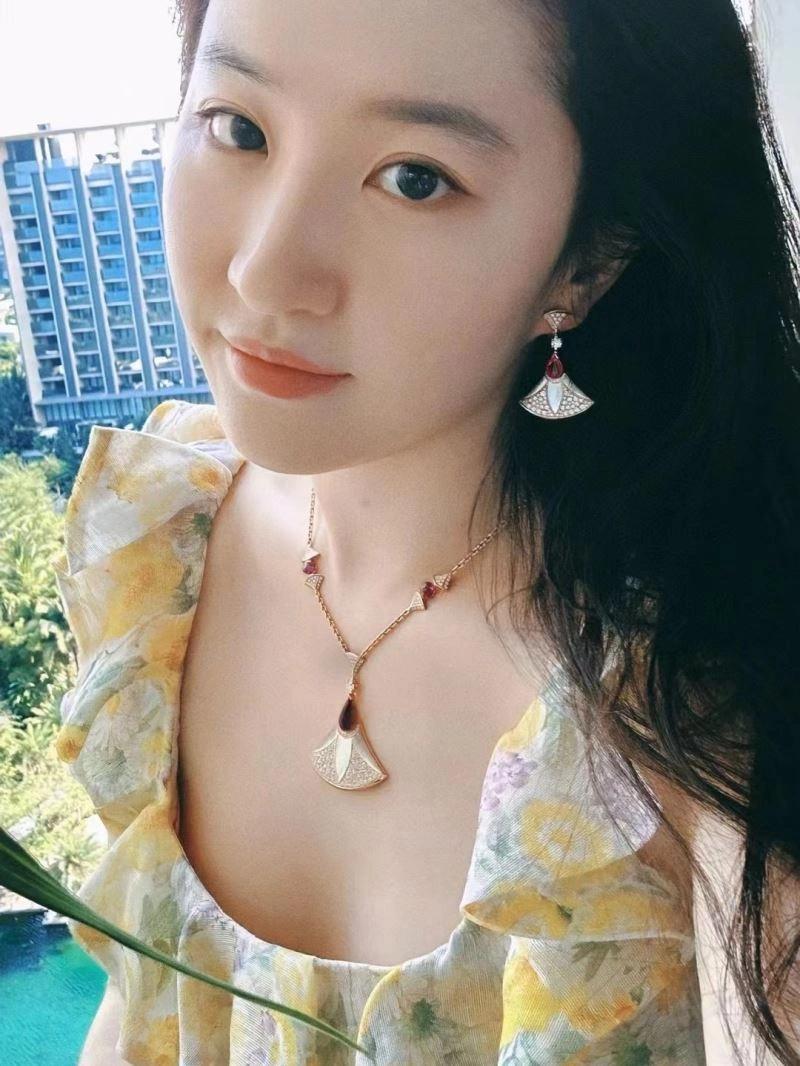 Exact replica Bvlgari Necklaces