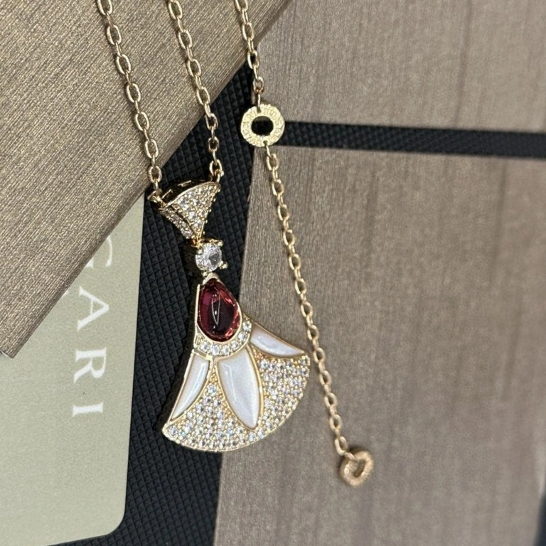 Bargain Bvlgari Necklaces