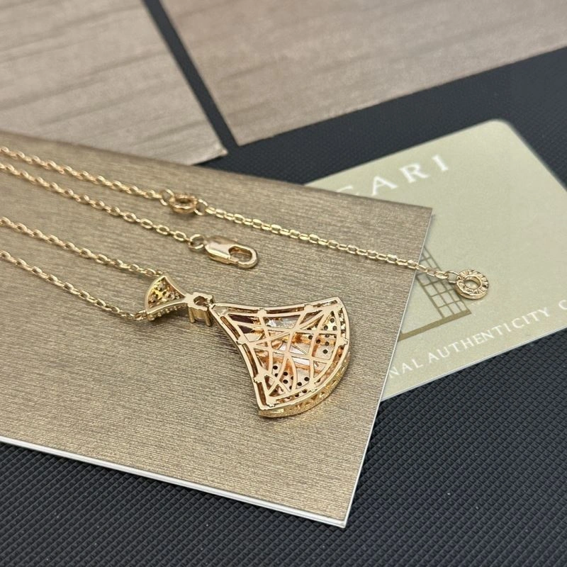 Bargain Bvlgari Necklaces