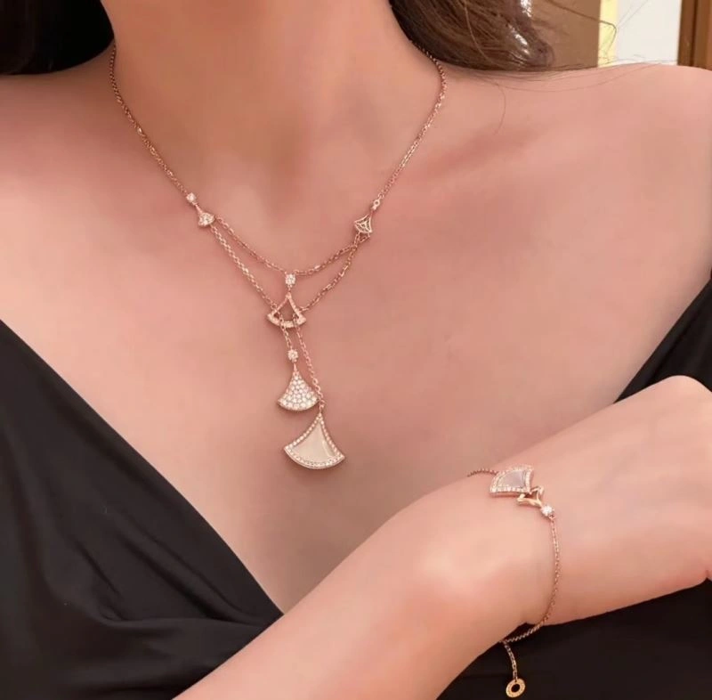 Factory-made Bvlgari Necklaces