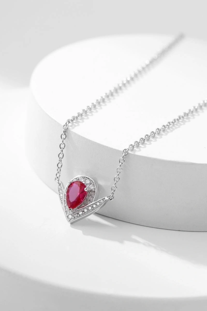 Accurate model Bvlgari Necklaces