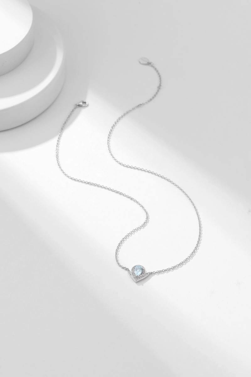 Accurate model Bvlgari Necklaces