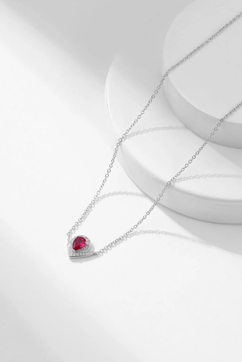 Accurate model Bvlgari Necklaces