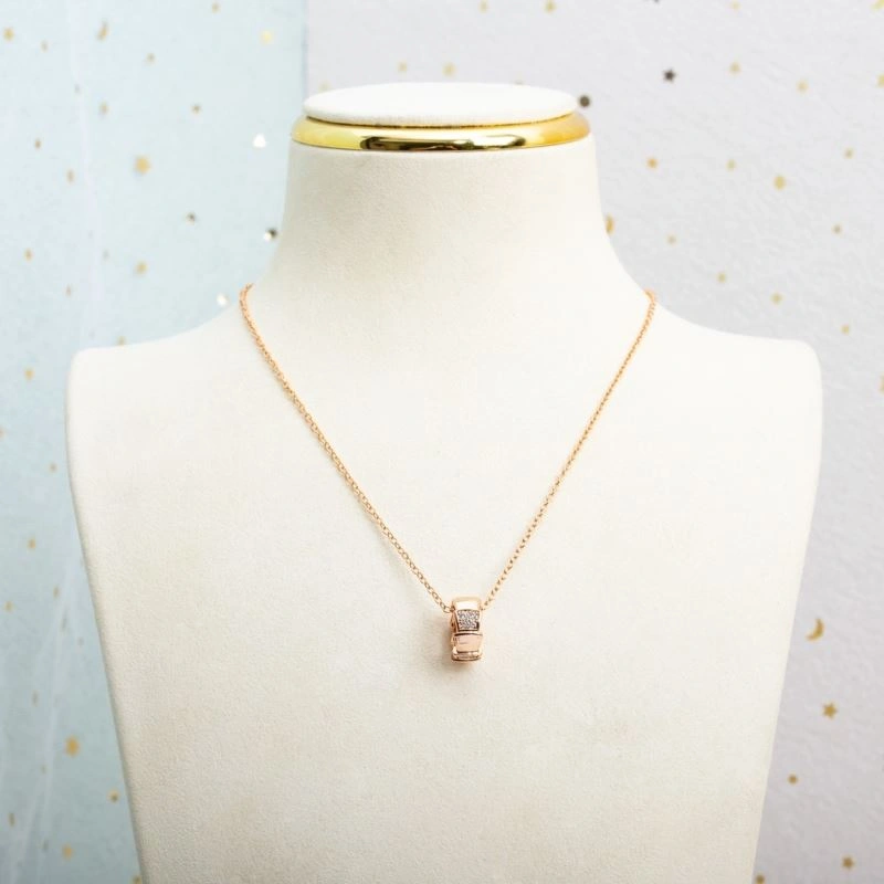 Indistinguishable Bvlgari Necklaces