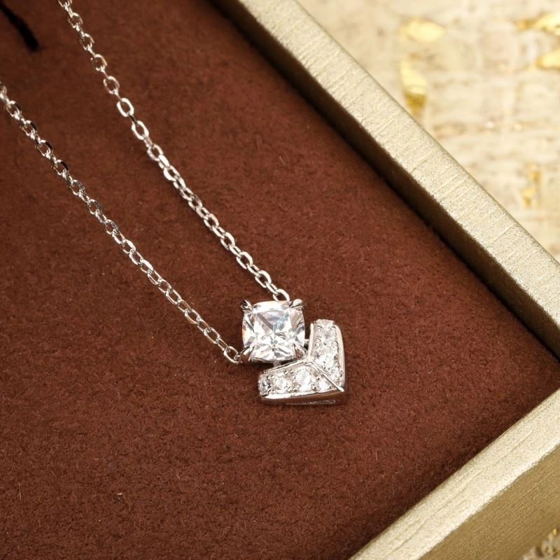 Official Bvlgari Necklaces