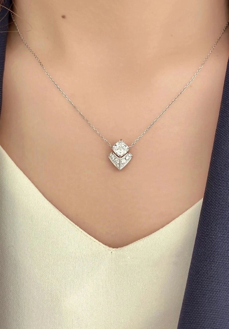 Official Bvlgari Necklaces