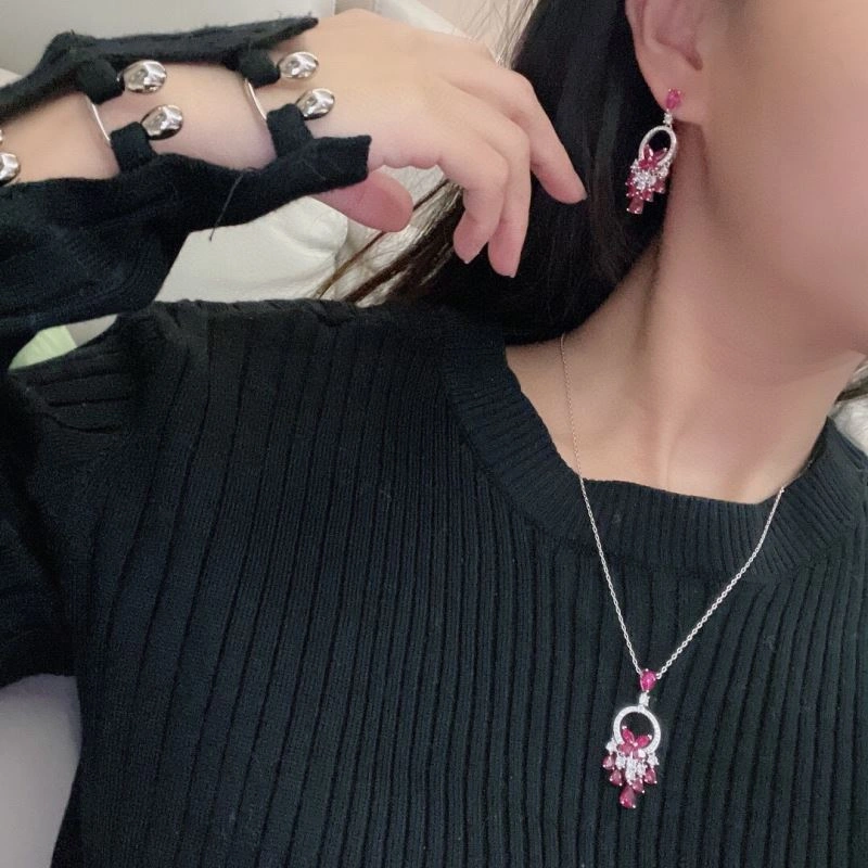Cut-rate Bvlgari Necklaces