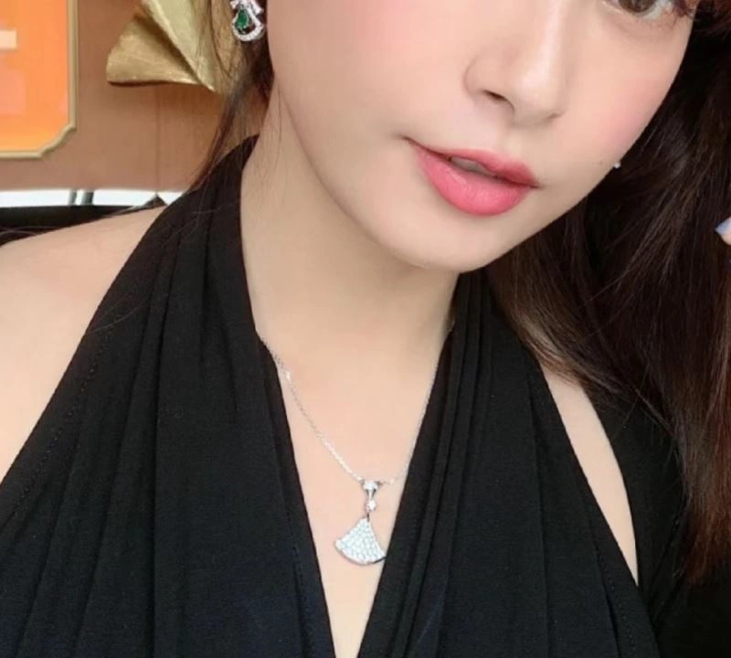Brand-authenticated Bvlgari Necklaces