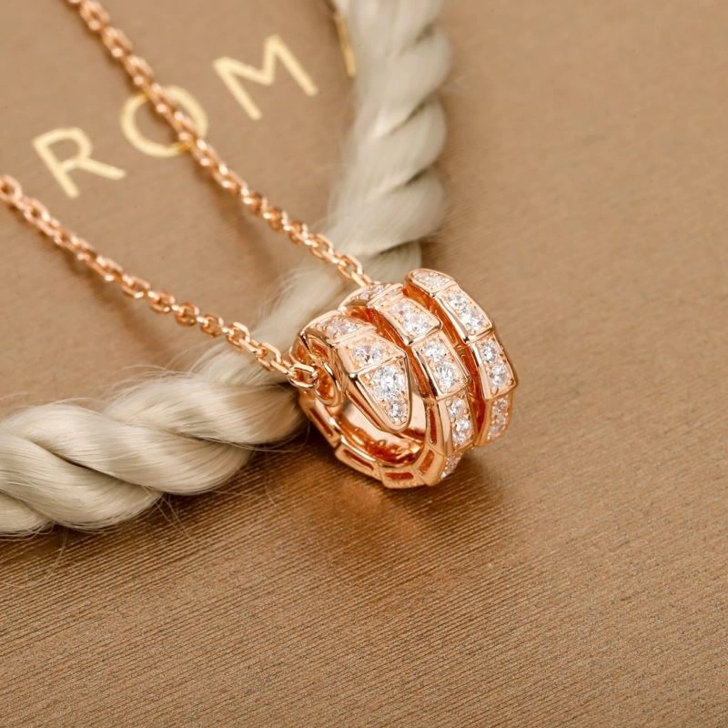 Accurate model Bvlgari Necklaces