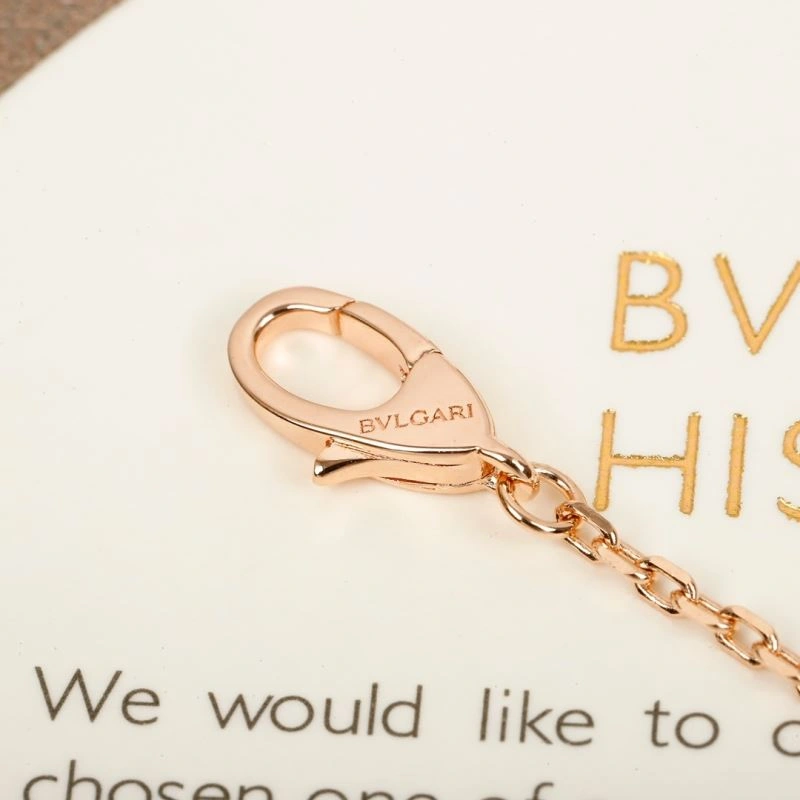 Accurate model Bvlgari Necklaces