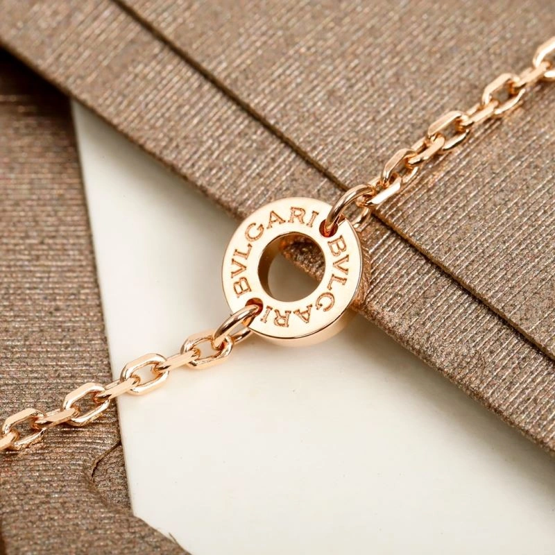 Accurate model Bvlgari Necklaces