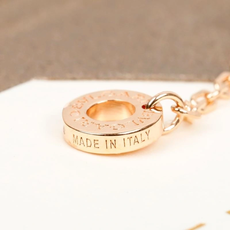 Accurate model Bvlgari Necklaces