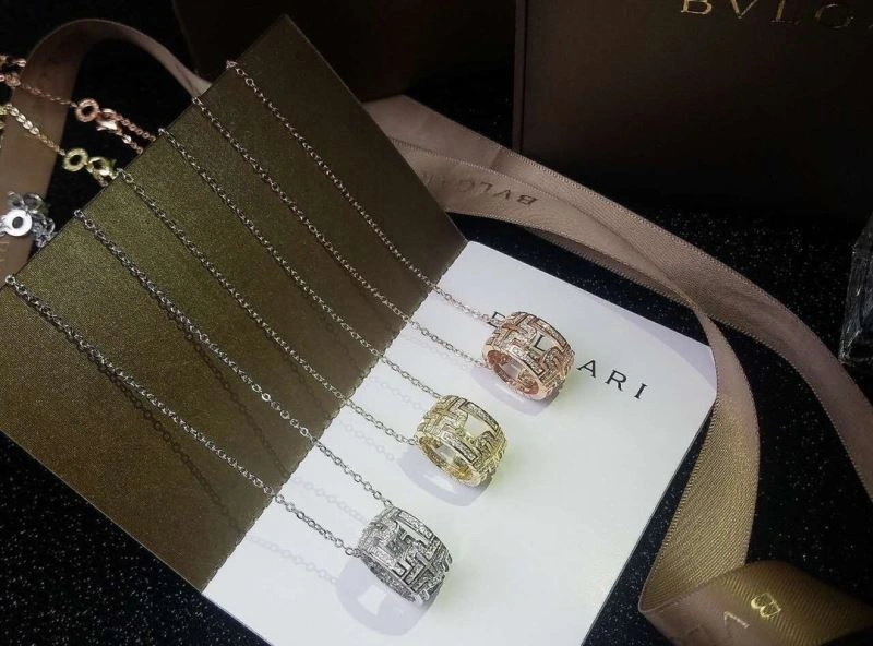 Bargain Bvlgari Necklaces