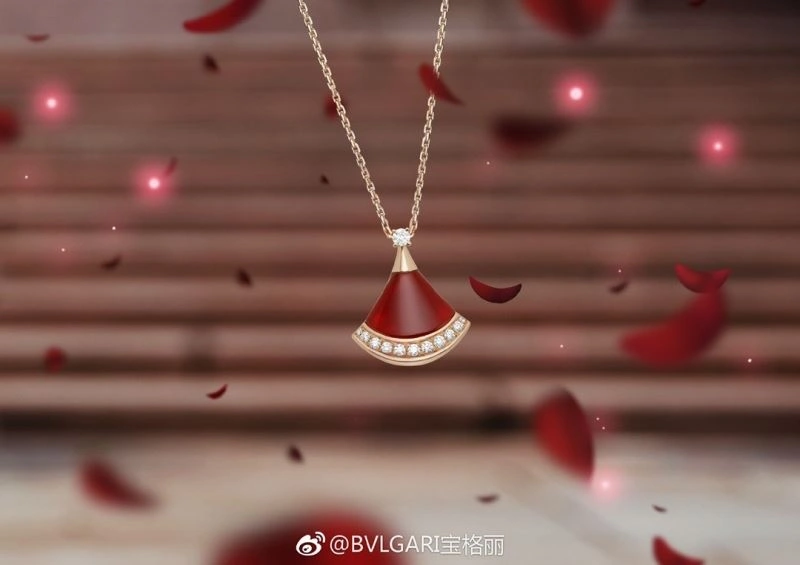 Real Bvlgari Necklaces