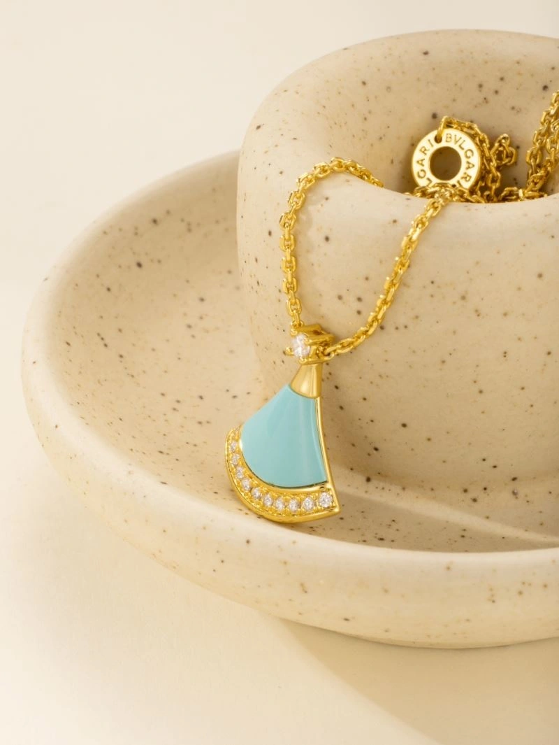 Bargain Bvlgari Necklaces