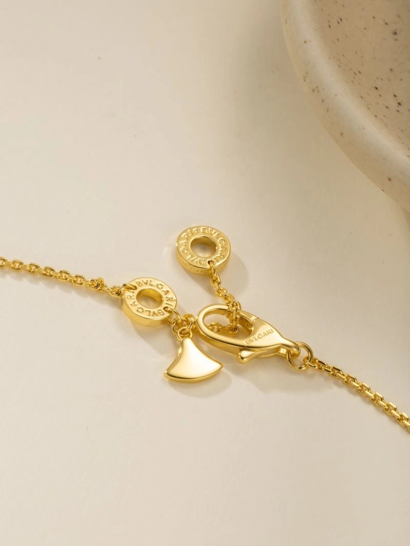 Bargain Bvlgari Necklaces
