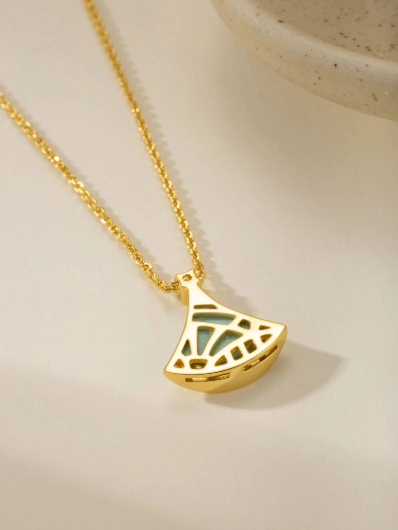Bargain Bvlgari Necklaces