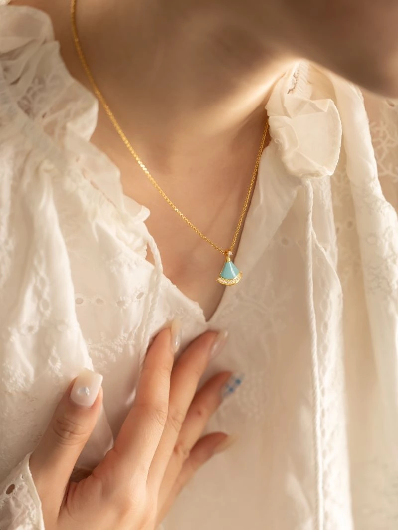 Bargain Bvlgari Necklaces