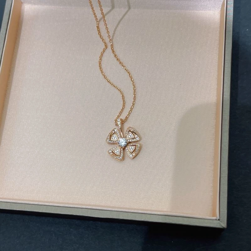 Bargain Bvlgari Necklaces