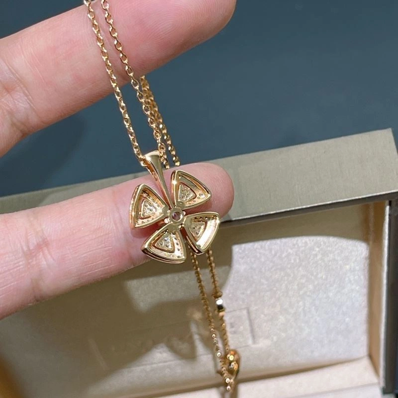 Bargain Bvlgari Necklaces