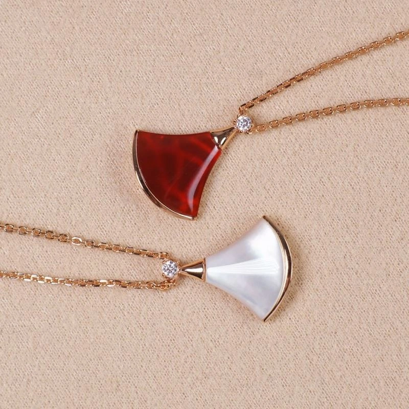 Bargain Bvlgari Necklaces