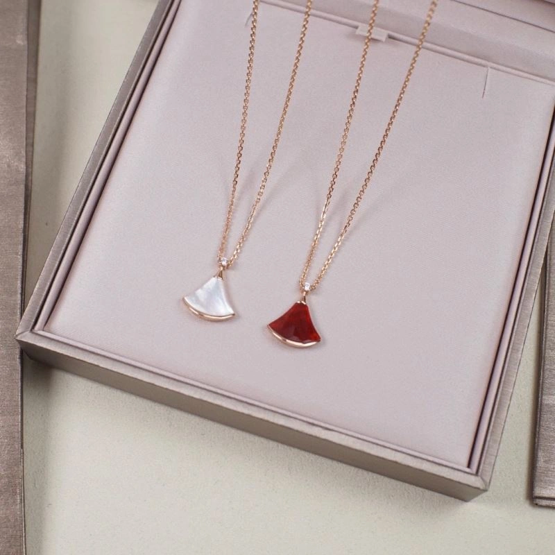 Bargain Bvlgari Necklaces
