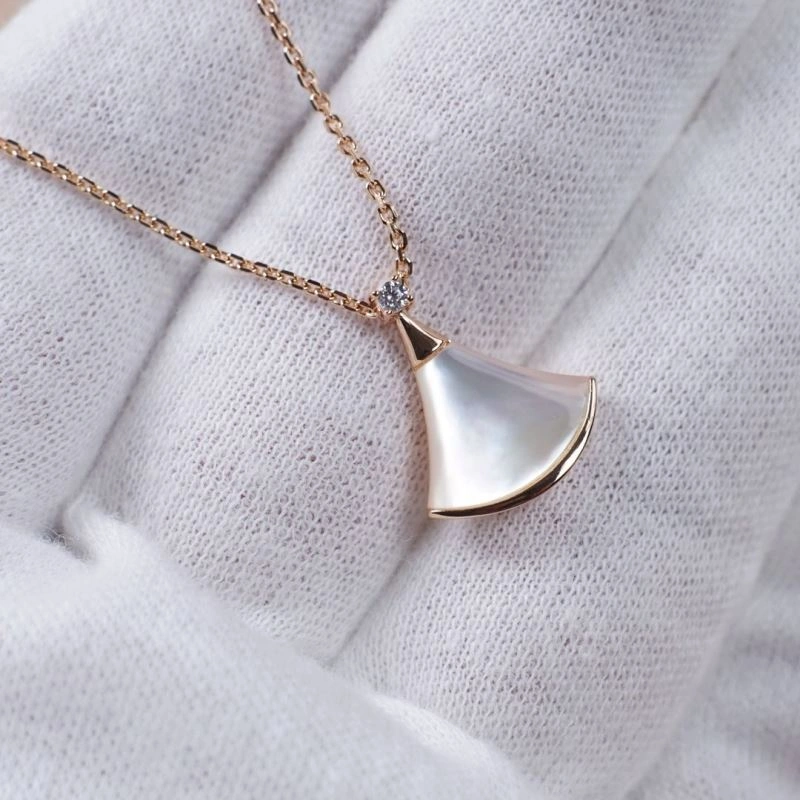 Bargain Bvlgari Necklaces